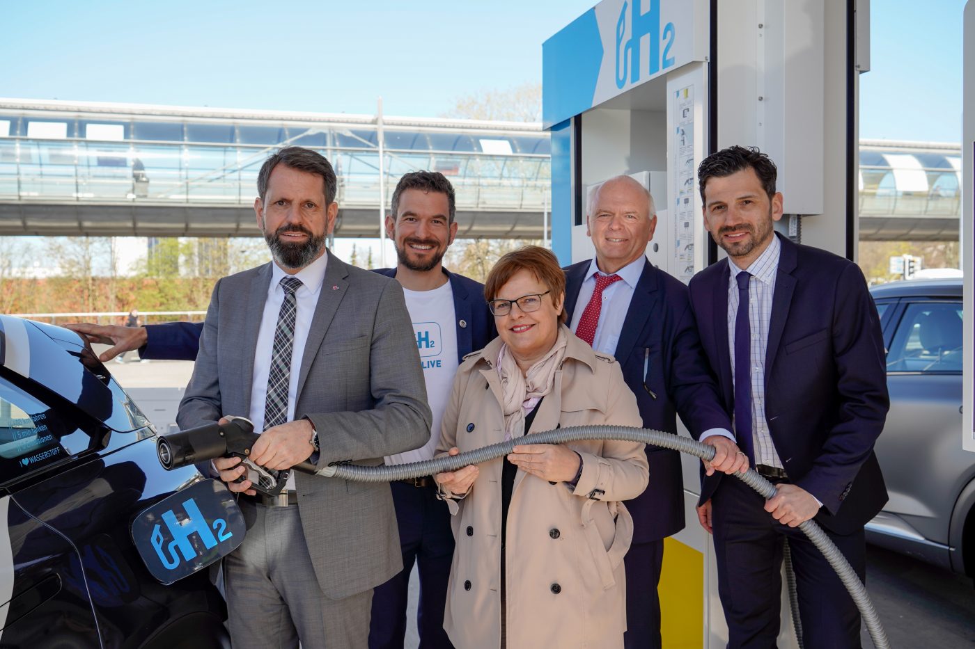 H2 MOBILITY Shell And Air Liquide Open Germany's 64th Hydrogen (H2 ...
