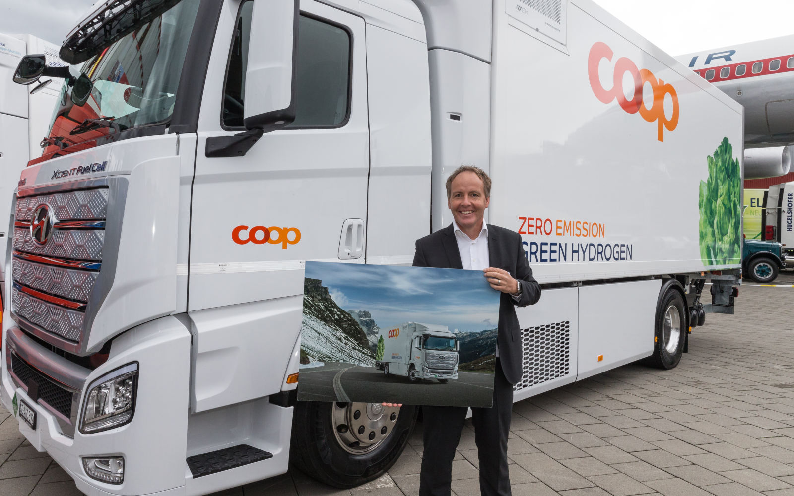 Hyundai Today Delivered The First Seven Units Of Its XCIENT Fuel Cell ...