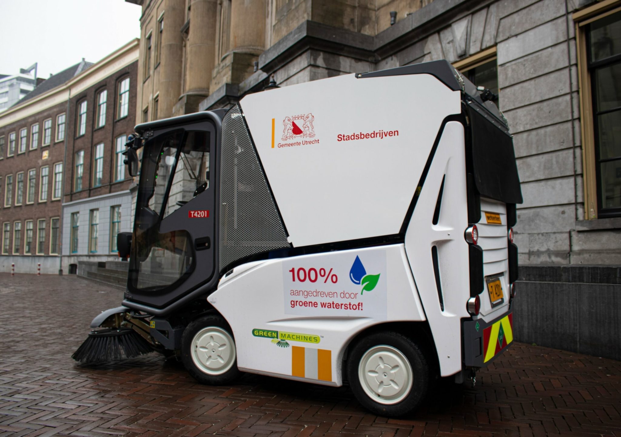 Municipality Of Utrecht Shows Off Its Sweeper Running On Green Hydrogen ...