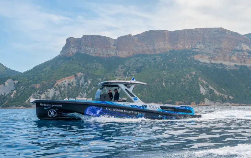 HyQube by Fuel Cells Systems Provides Fuel For HYNOVA Yacht