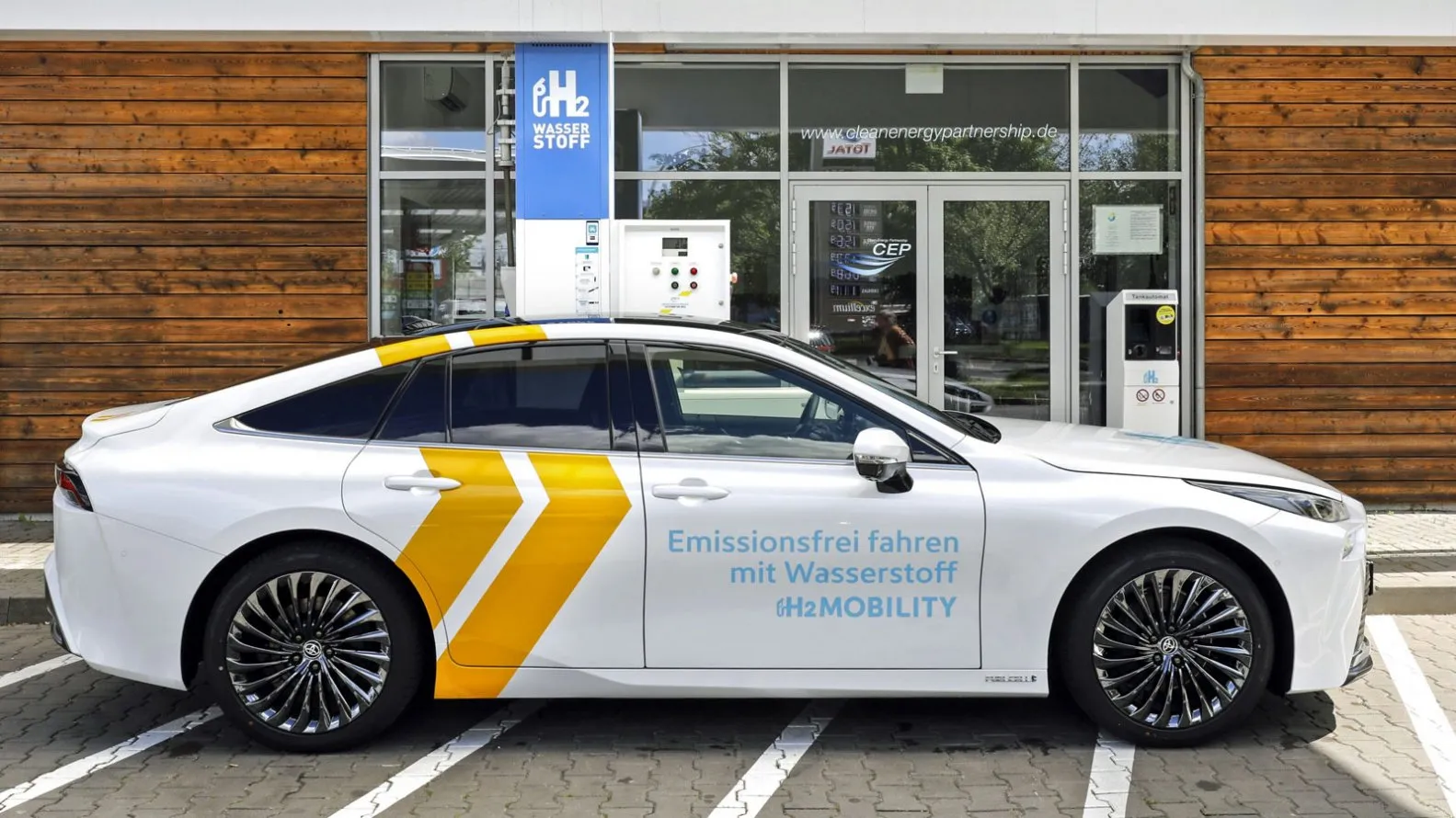 German National Hydrogen Strategy: Refueling with Hydrogen Without Waiting