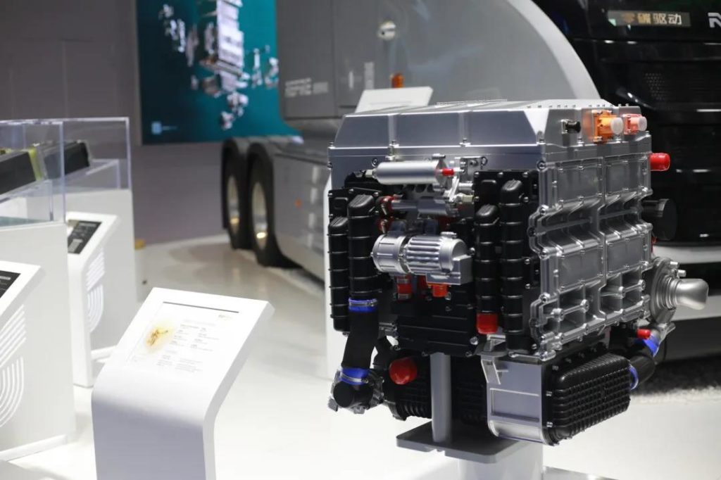 Refire Technology 49T Fuel Cell Smart Heavy Truck Shines At CIIE