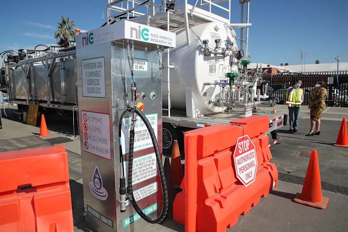 SunLine Celebrates New Mobile Hydrogen Refueling Station In Indio