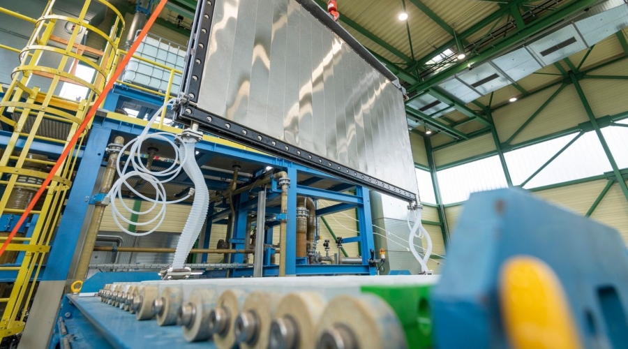 Thyssenkrupp To Install 200 MW Green Hydrogen Facility For Shell In ...