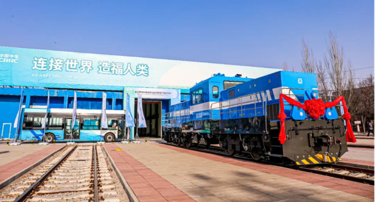 China's CRRC Hydrogen-Fuel Cell Hybrid Rail Locomotive Completes 10,000 ...