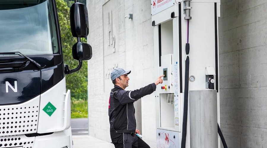 Linde Engineering Builds Europe's Most Powerful Hydrogen Truck Filling ...