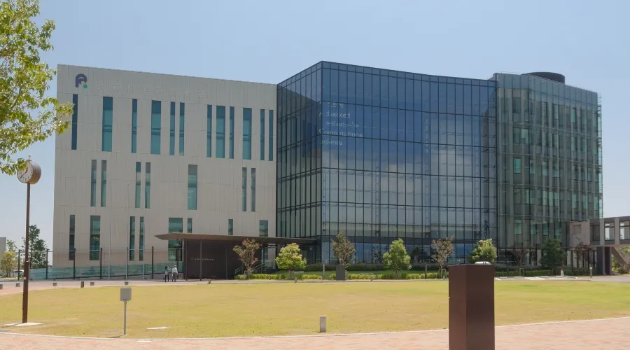 Japanese Researchers Break Down Barriers for Fuel Cell Adoption