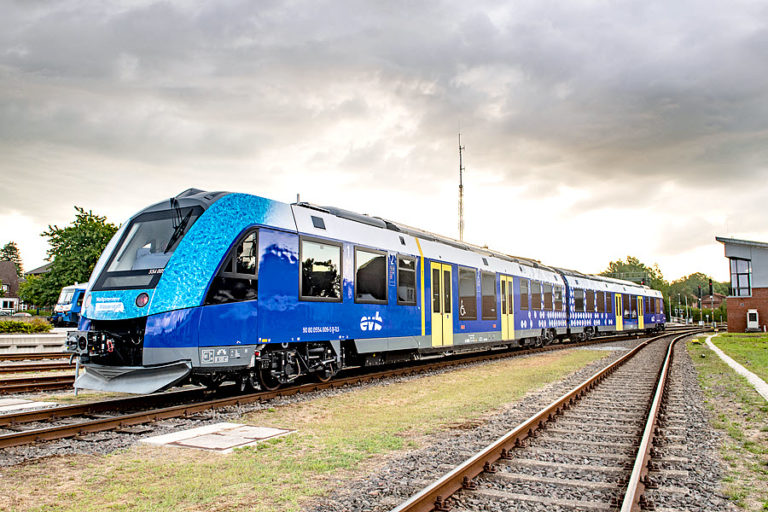 Alstom Coradia ILint Attempting Distance Record With Hydrogen Train ...