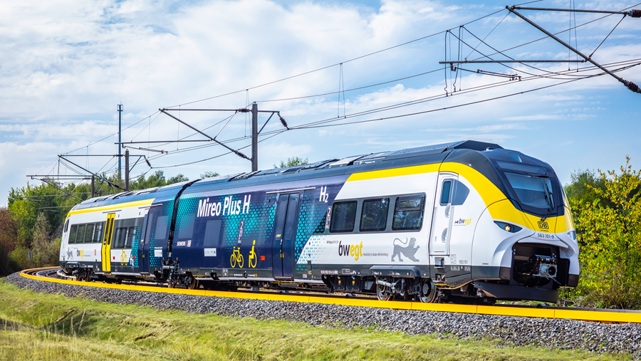 Premiere Ride: Siemens And Deutsche Bahn Test Hydrogen Train And Mobile ...