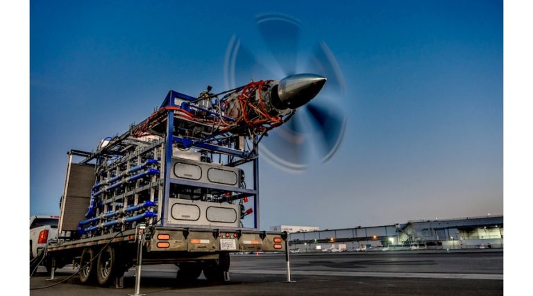 Universal Hydrogen To Fly Hydrogen-Powered Dash 8 By Year-End