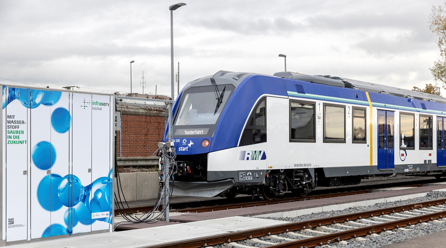 First Hydrogen Train Of The World's Largest Hydrogen Train Fleet ...