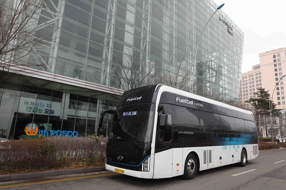 Korea: POSCO E&C Rolls Out Advanced Hydrogen Fuel Cell Buses for Commuter