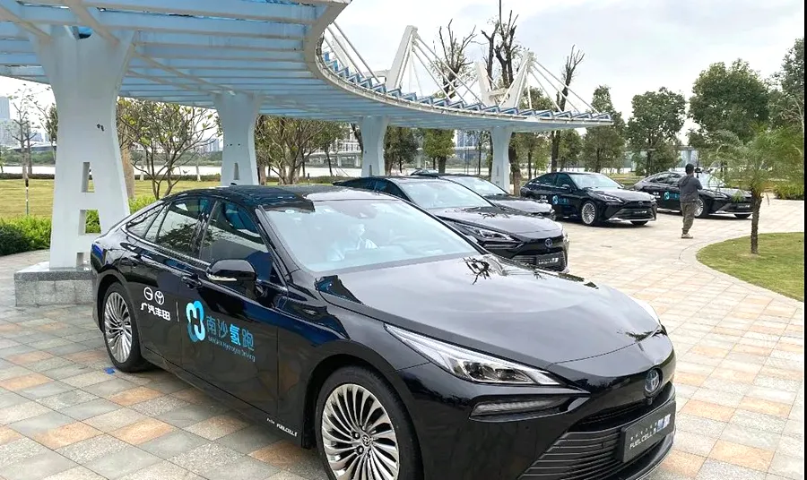 Toyota Hydrogen Fuel Cell Vehicles to Power Public Transportation in ...