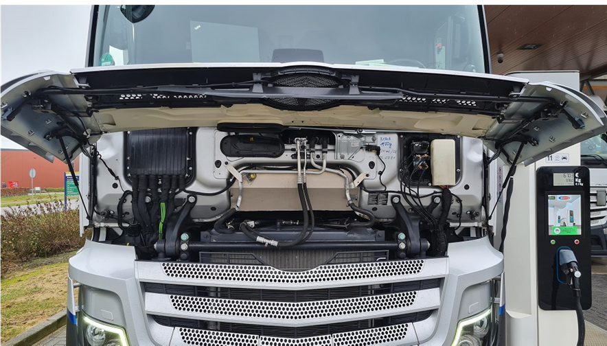 Mercedes Conducts Test Drives Of Hydrogen GenH2Truck In The Netherlands ...