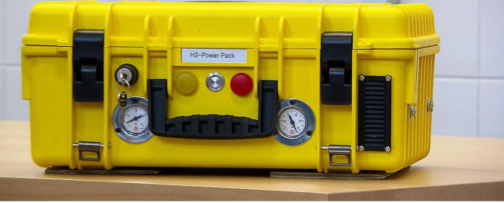 Power On The Go With The Hydrogen Backpack - FuelCellsWorks