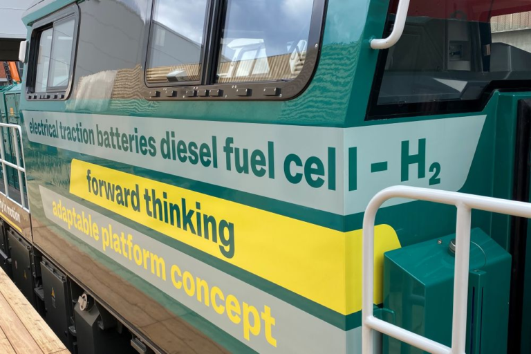 Duisburg Port Acquires Two Hydrogen-Battery Modula Locomotives From ...