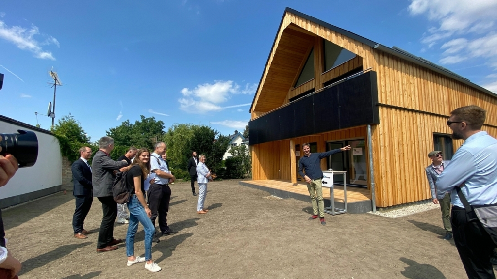 Energy-Autonomous House Utilizes Hydrogen Power: A Field Test Begins In ...