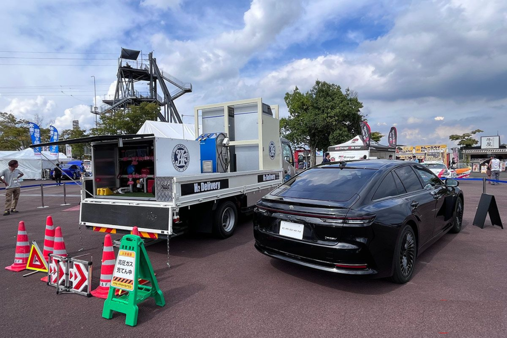 Toyota Rolls Out Hydrogen Supply Truck In Partnership With JAF ...