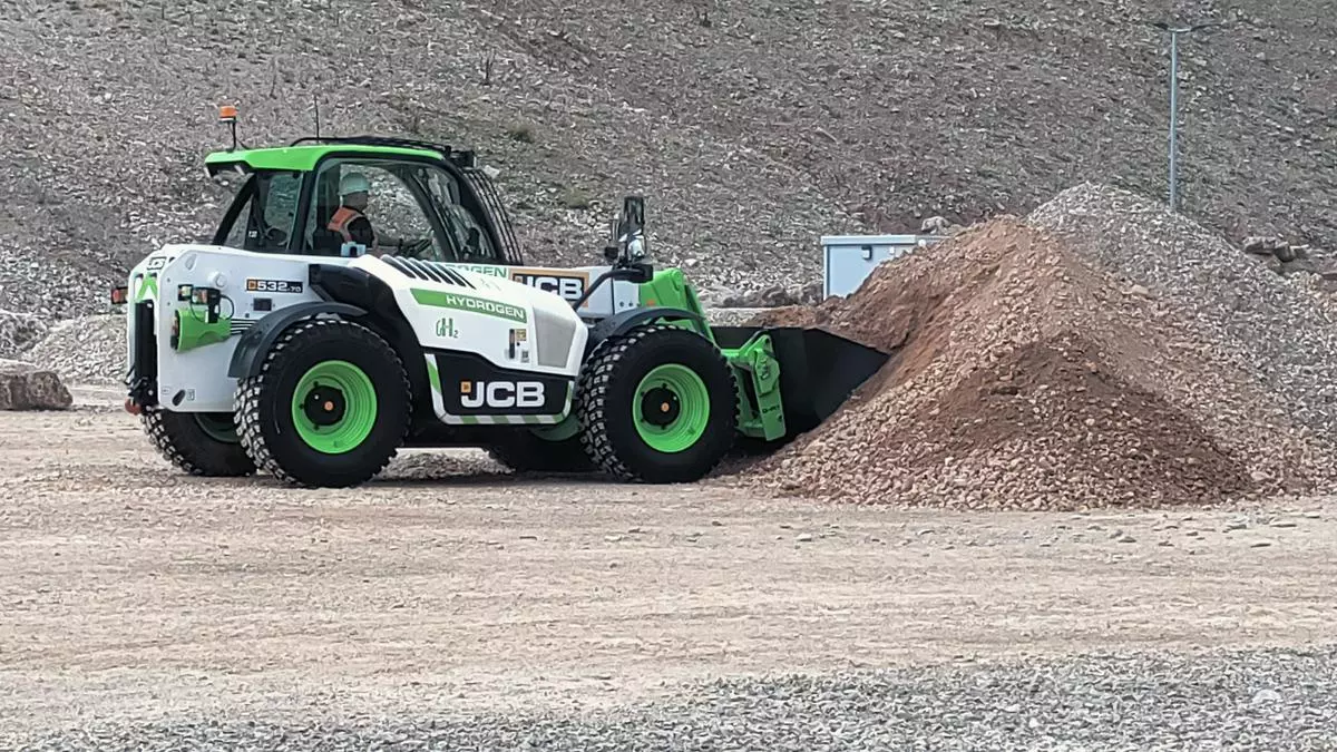 JCB Eyes Hydrogen As The Fuel Of Choice For India's Construction Sector ...
