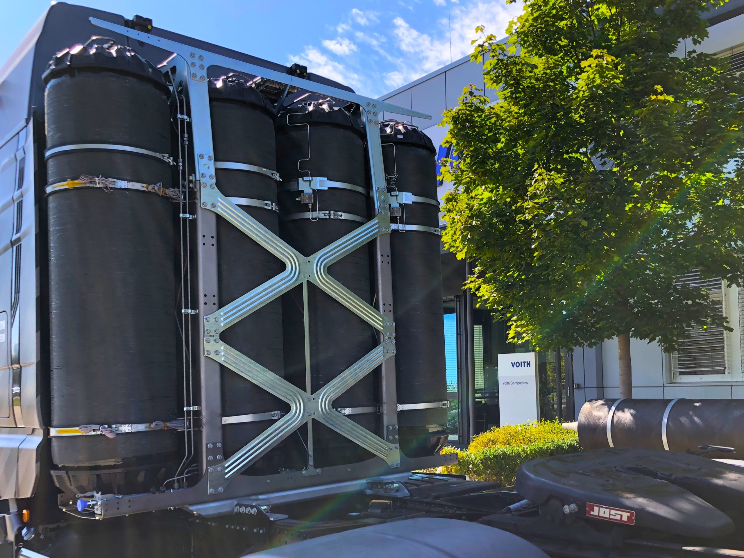 The First Certified H2 Tank With 700 Bar And 350 Litres Is Now Approved ...