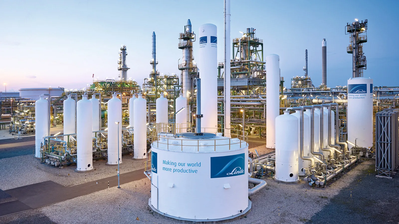 Linde Starts up Supply of Clean Hydrogen and Captured Carbon Dioxide to ...