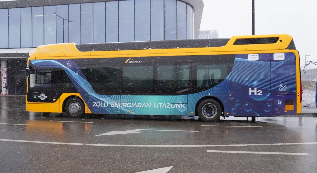 Hydrogen Fuel Cell Buses to Be Tested in the Budapest Area