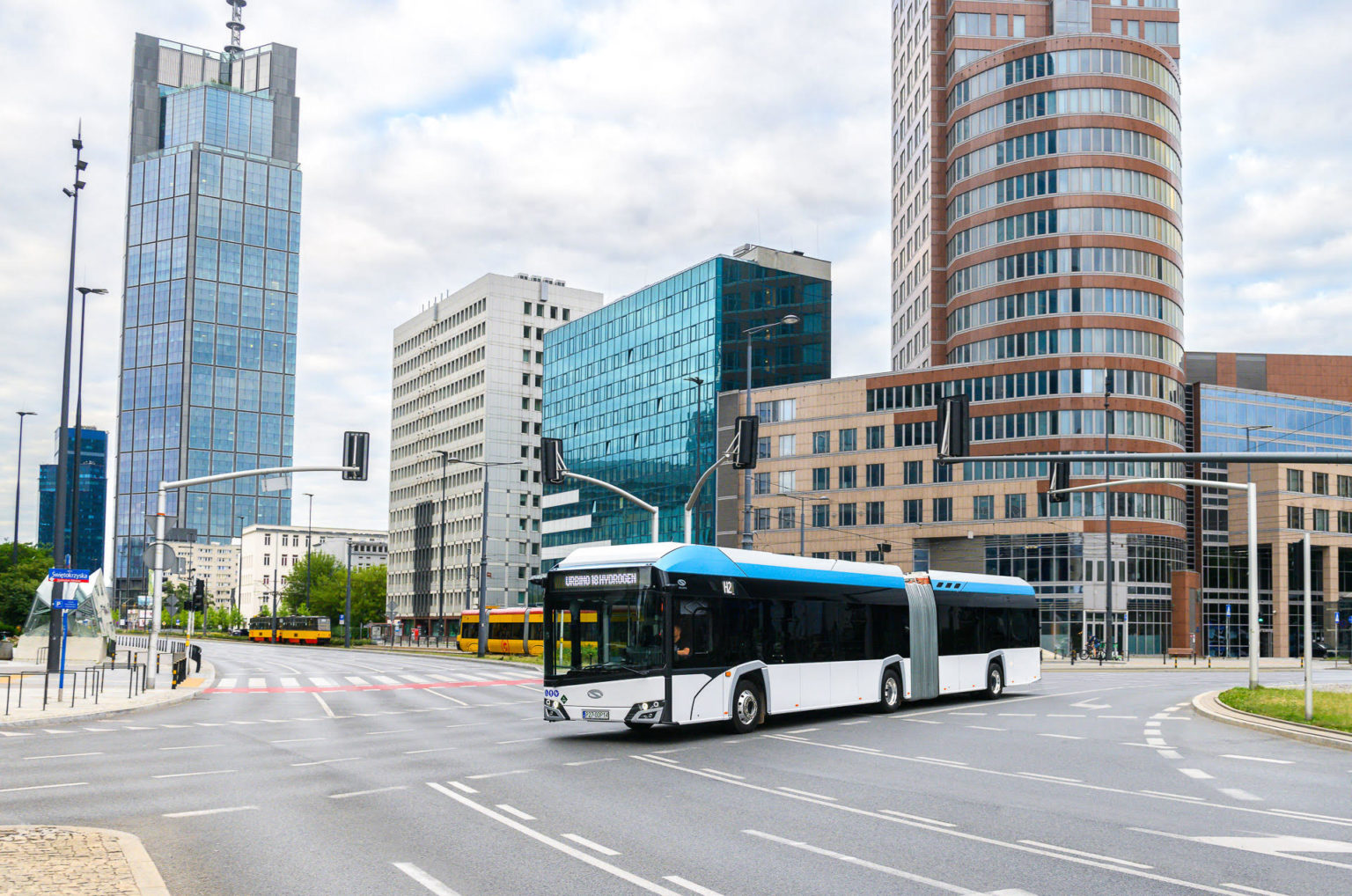 Barcelona Orders 38 Zero-Emission Solaris Buses - FuelCellsWorks