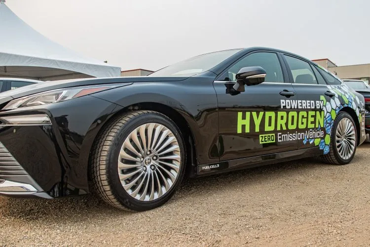 Edmonton International Airport’s New Fleet of Hydrogen Vehicles: The ...