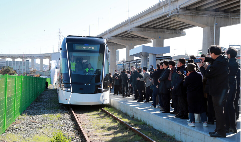 Ulsan's Hydrogen Tram Project Moves Forward - FuelCellsWorks