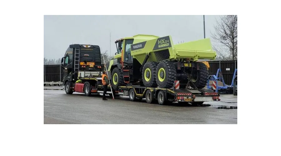 The First Volvo CE Hydrogen Dump Truck Arrives at Intermat