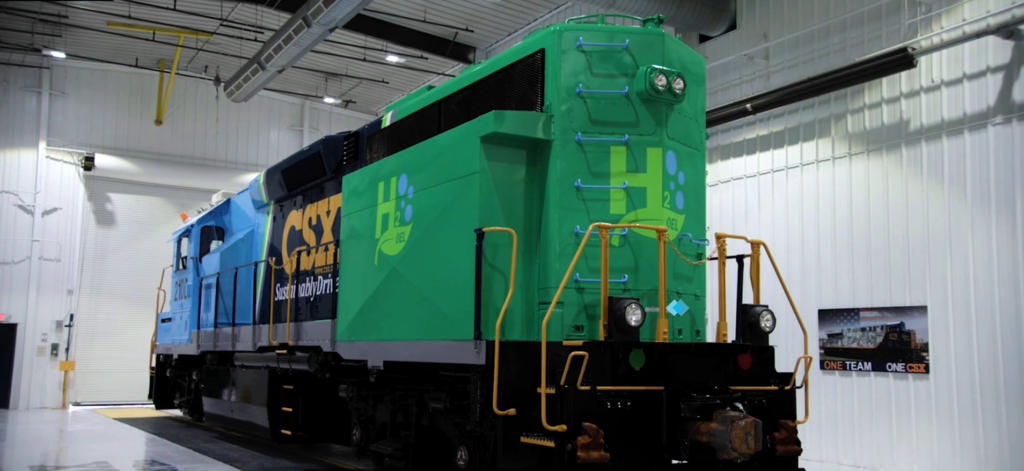 CSX Unveils Its First Hydrogen-Powered Locomotive In Collaboration With CPKC - FuelCellsWorks