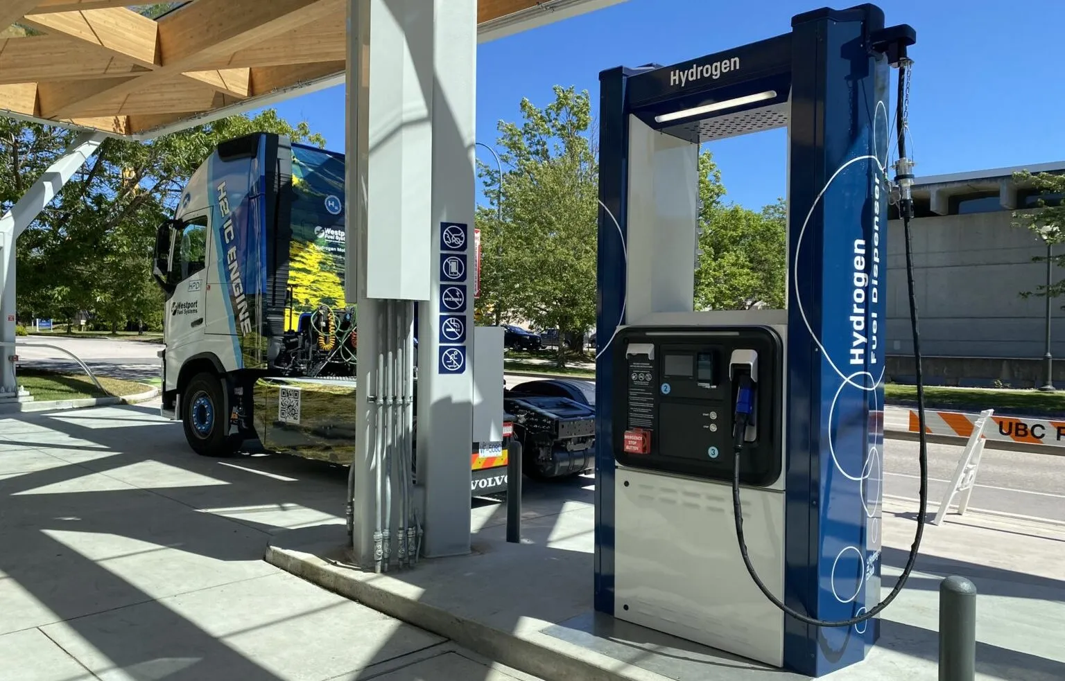 Hydrogen-Fueled Internal Combustion Engines Have Role to Play in ...